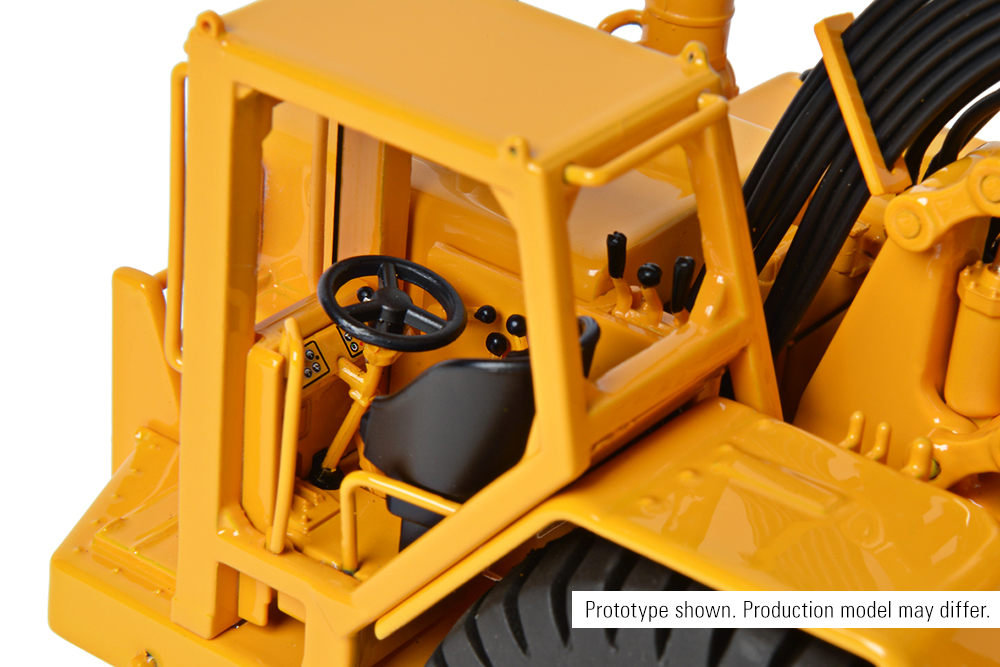 1:48 Cat® 651B Wheel Tractor-Scraper – Die-Cast - Classic Construction Models