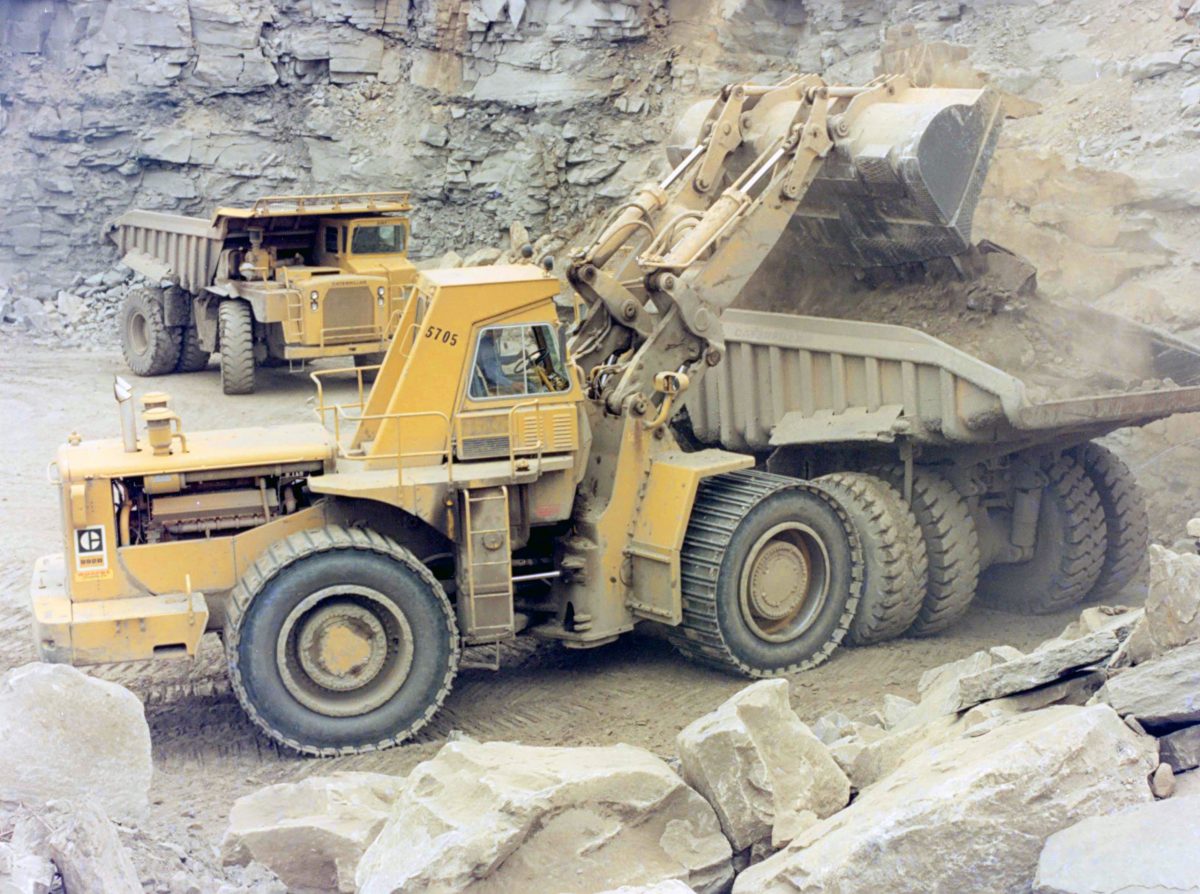 New Model Announcement: Cat® 992B Wheel Loader - Classic Construction ...