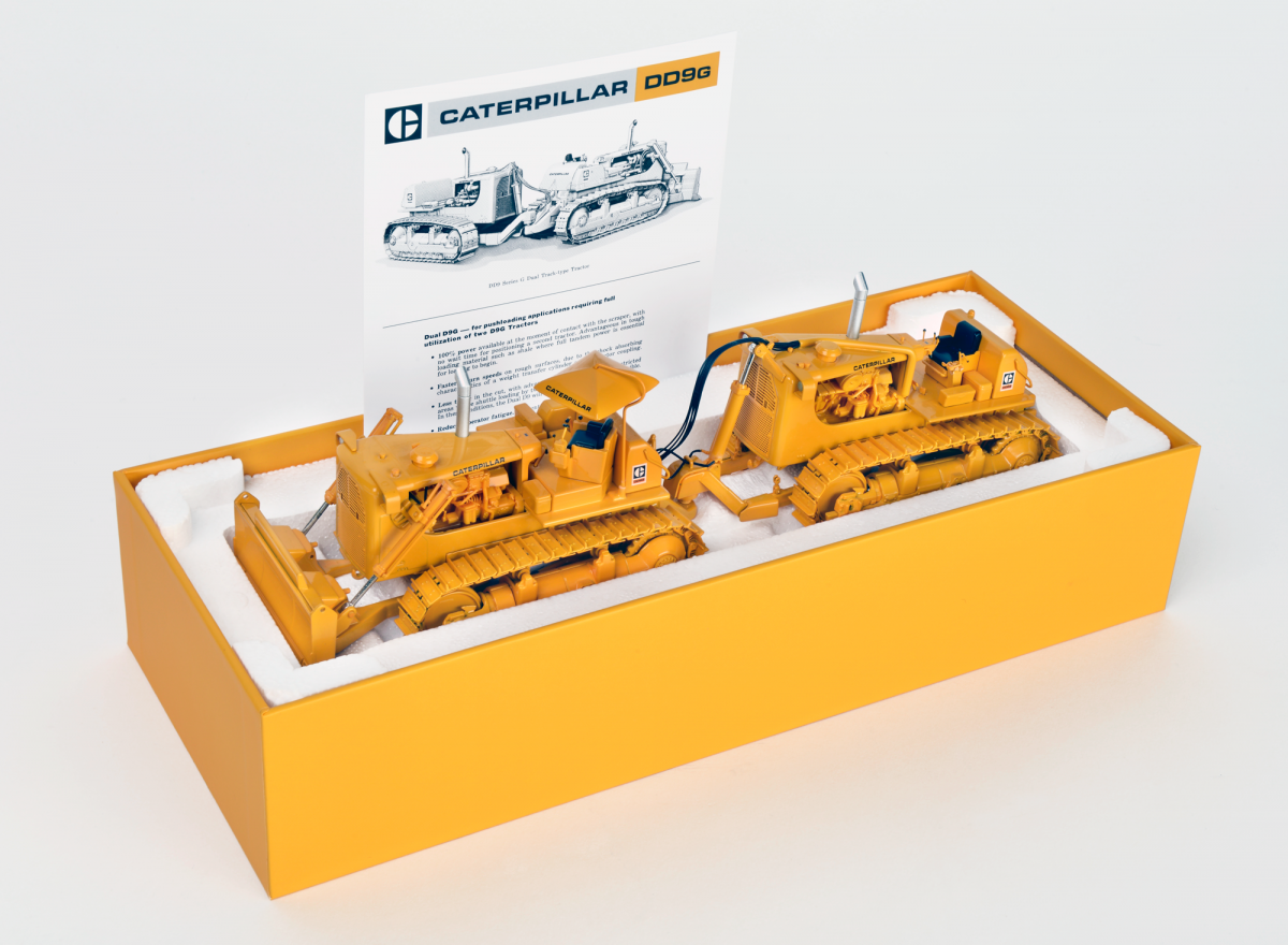 Unsealed: Cat® D9G's Have Arrived! - Classic Construction Models