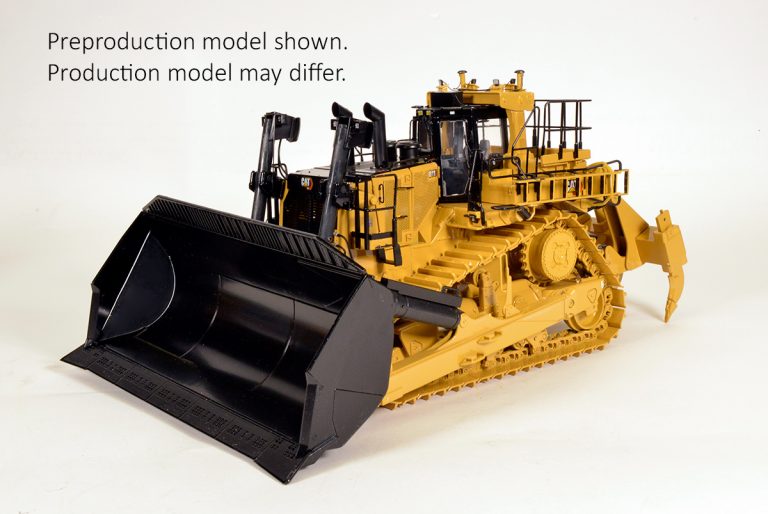 1:24 Cat® D11 Progress Update - Classic Construction Models