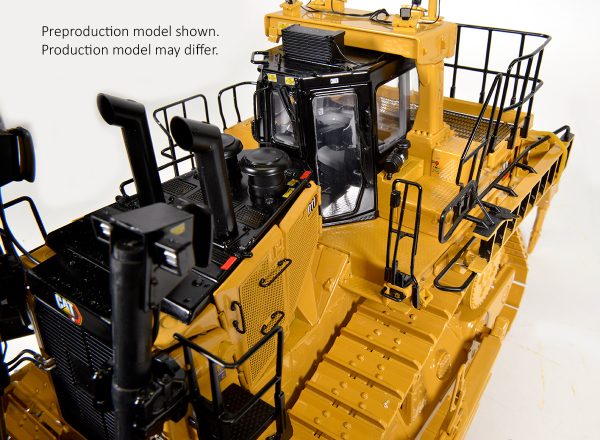 1:24 Cat® D11 Progress Update - Classic Construction Models