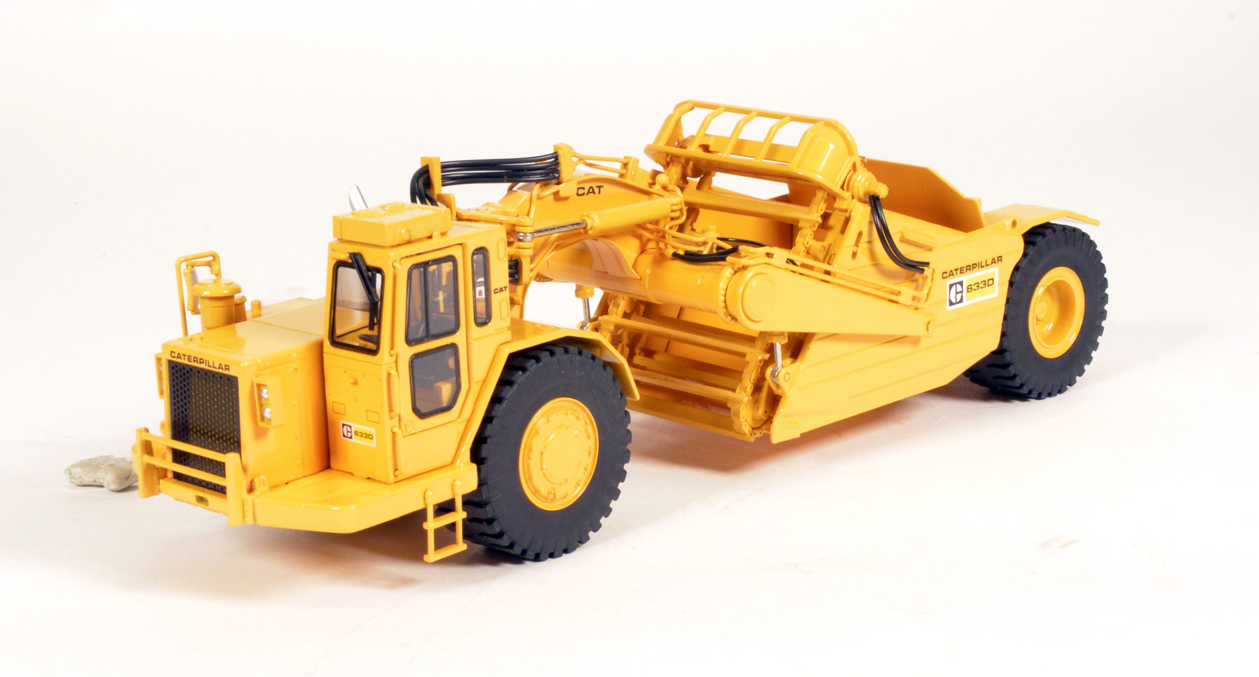 Just In: First Samples of Cat® 633D/639D Elevating Scrapers - Classic ...